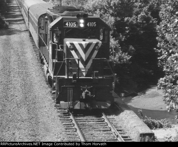 NJT 4105 leads a two car consist east over the raritan River